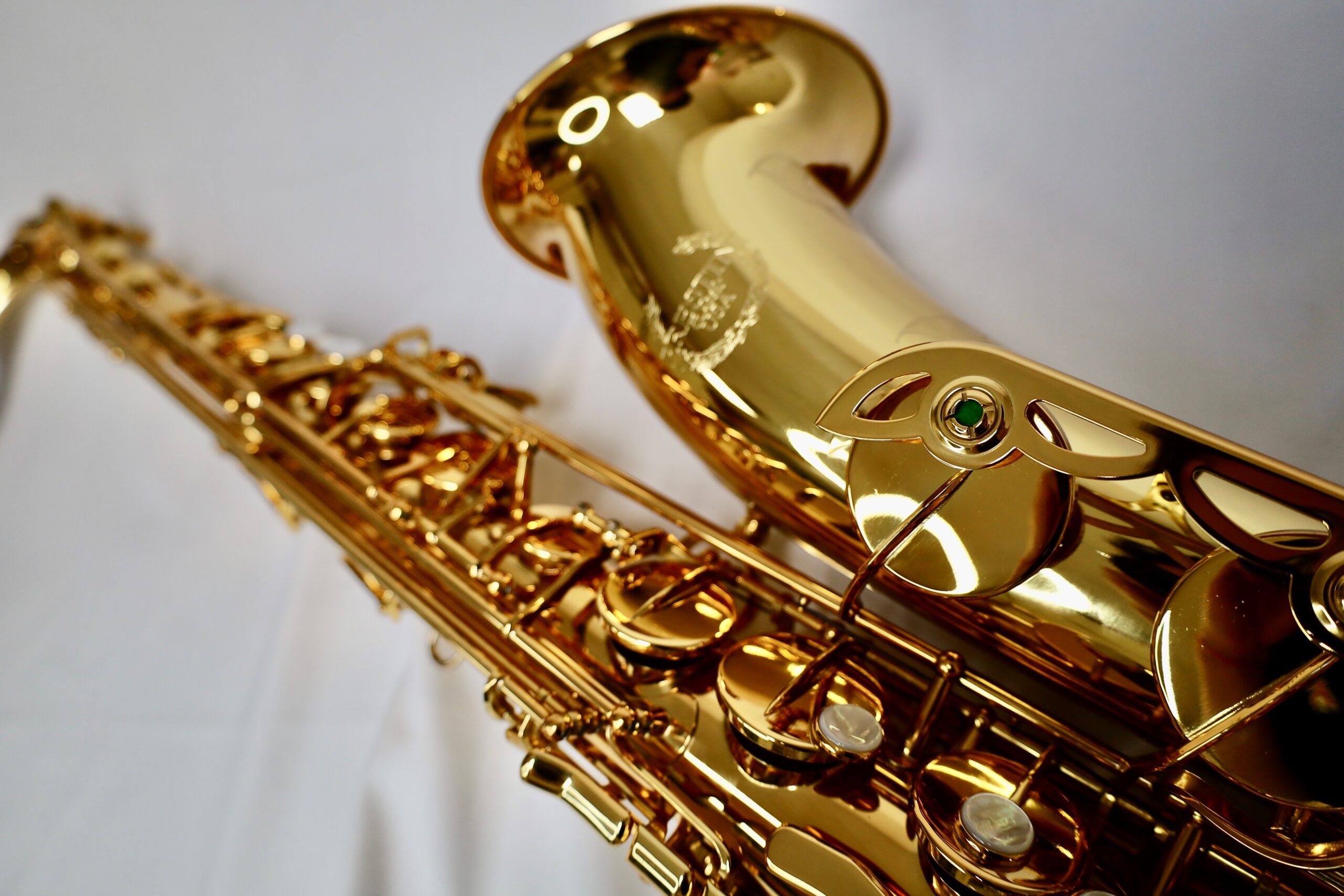 ST-585L Tenor Sax Classic Pro Gold Lacquered Body – Prestini